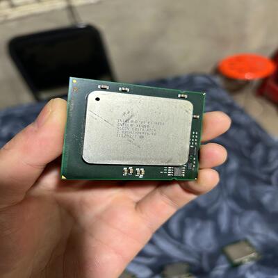 {雅致机械商行}至强E7-4850CPU服务器升级拆机一共四个