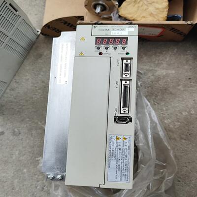 安川sgdm 30ada v 新机未使用，两台，安装脚