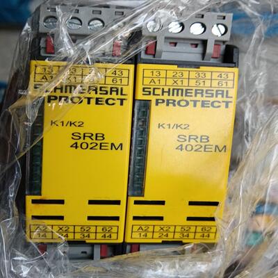 SRB402EM-24VDC 全新德国施迈赛安全继电器
