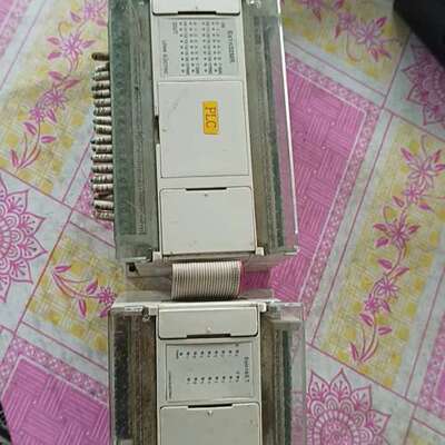 台湾力扬PLC两套，型号Ex1n32MR和Ex1n16ET，