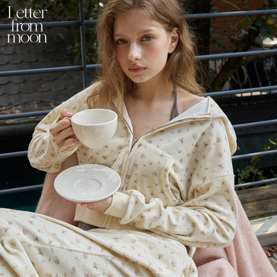 【杨超越同款】Letter from moon25秋签名花丝绒连帽拉链卫衣外套