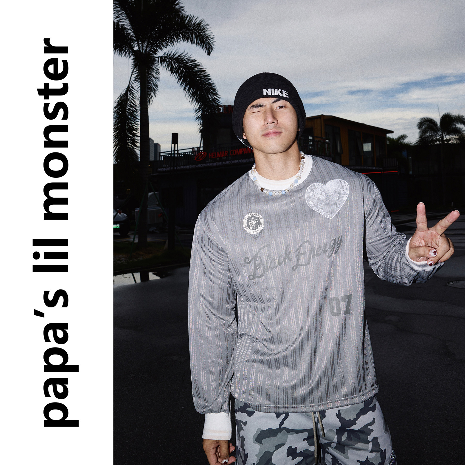 PAPASLILMONSTER 美式复古足球服竖纹爱心刺绣圆领长袖T恤上衣男