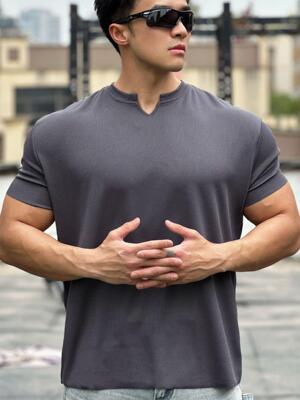 健身短袖男健身v领免烫条纹体恤