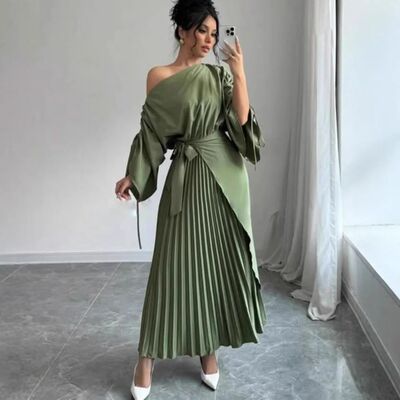 欧美风V领收腰褶皱连衣裙
