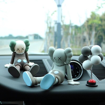 kaws公仔摆件车内考斯s汽车装饰车载卡通手办创意个性玩具潮流礼