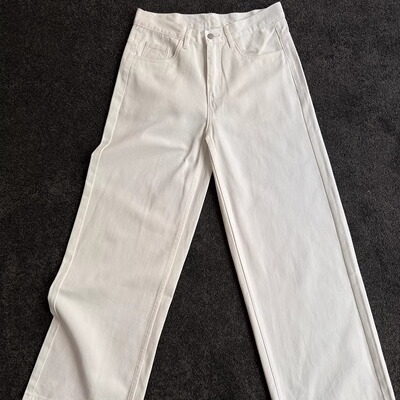 复古水洗阔腿白色牛仔裤