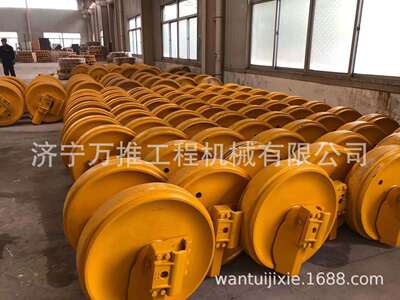 推土机中联160 引导轮总成 004904030A0600000