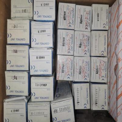 和泉IDEC按钮TW系列APS126N和泉指示灯ASW211ABW11按钮指示灯