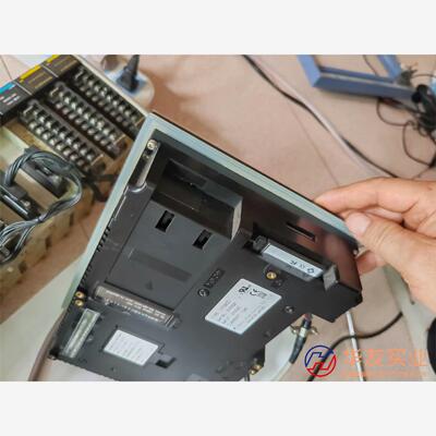 富士V708SDUG330VH4高显示触摸屏可配百塑电