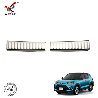 适用于20款丰田Raize改装B装用内置不锈钢防擦护板装饰条