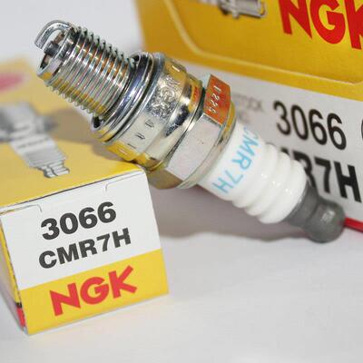 NGK火花塞CMR7H适用模型遥控飞机小松50中阳23cc 26cc 29cc 27cc