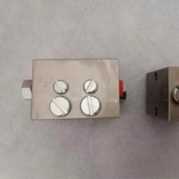 大象中联徐工泵车上用林肯VSKV4分配器三一中联泵车零部件