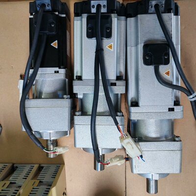 HCFA伺服电机SV-X3MH075A-N2LNSV-X3MH040A-N2LNSV-X3MH100A-N2LN