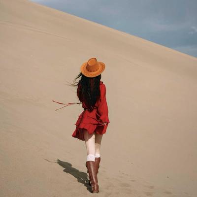 疆川西KED草沙漠旅上游穿搭大北红色长袖新V领衣半裙套装连衣裙西