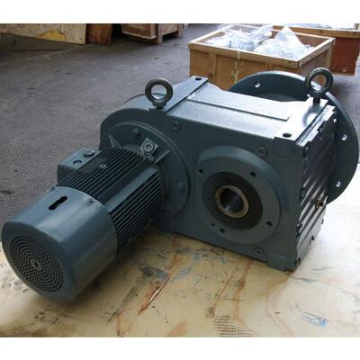 四大系列减速机FAF67-y1.1-4P-31.69-M5减速器安装灵活