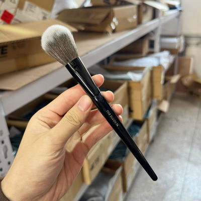 Sephora/丝芙兰化妆刷96号腮红刷局部定妆提亮高光刷超软蓬松毛