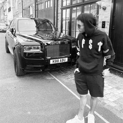 高质量Trapstar渐变字母卫衣