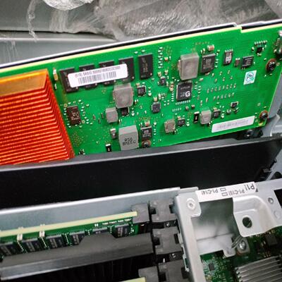 议价~BM 57D7 SAS RAID卡   00939 00