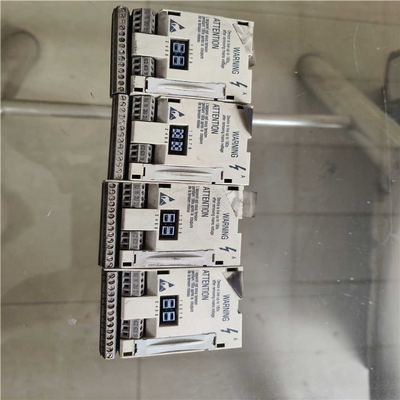 E82ZAFAC伦茨IO应用模块LENZE变频器E82AF议价