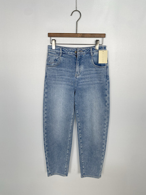 柯罗芭夏季专柜同款牛仔裤  KN8441G ￥2390