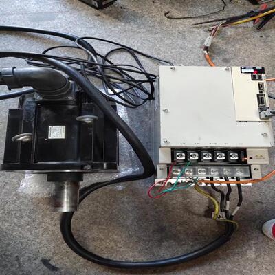 安川伺服7.5KW，SGMGV-75ADA61，SGDV-5（耶耶电子）