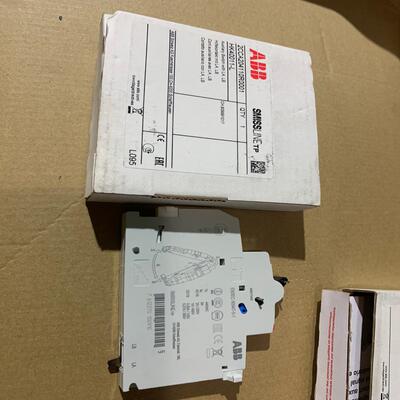 全新ABB辅助HK40011-L 2CCA20411R000~议价