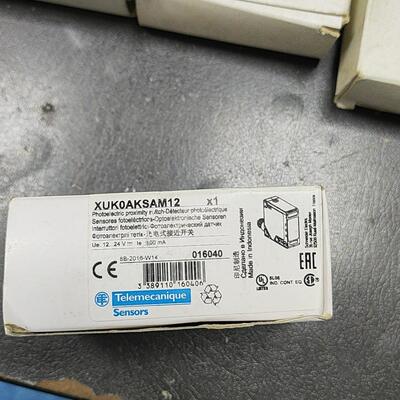 XUK0AKSAM12 光电式接近开关 工控自动化传感器议价维修