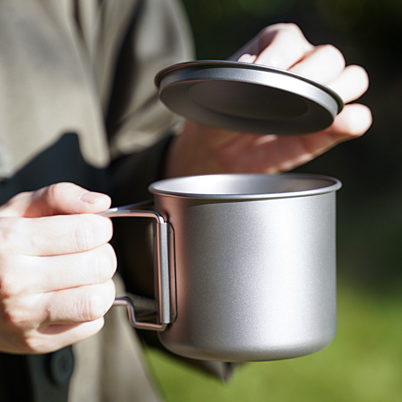 纯钛杯子折叠柄马克杯户外野炊露C营咖啡杯子水杯便携式全钛耐高
