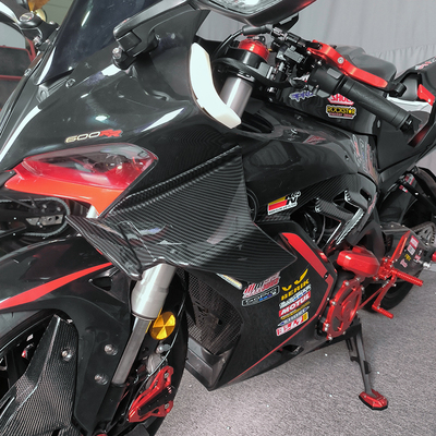 适用新款赛600定风翼改装下唇前唇钱江竞技扰流板风刀侧X翼2022款