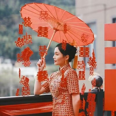 结婚新娘b旗袍晨拍道具喜字红伞中式婚礼迎亲喜字婚伞秀禾拍照拍