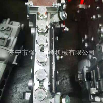 PC200-6发动机S6D102E柴油泵燃油泵6735-71-1150