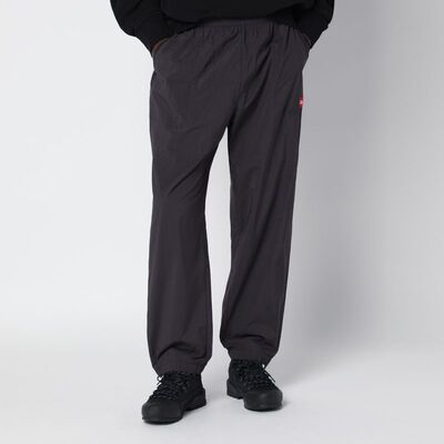 The North Face 北面 男士 FW26 长裤 OBSIDIAN 红色方形再生尼龙