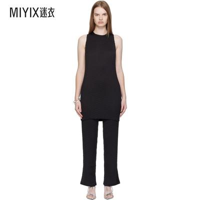 Issey Miyake 女款黑色 Sleek Pleats 连衣裙 迷衣时尚