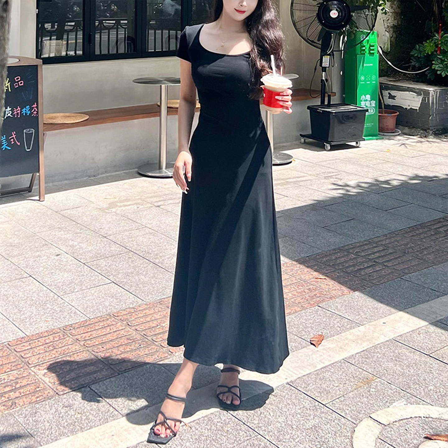 黑色连衣裙女御姐绝美掐腰小黑裙收腰赫本风初夏独特漂亮小裙子