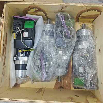 电机BMI0702T06A LXM32ICAN~询价