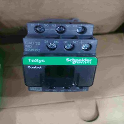 接触器 CAD32MDC ，220VDC~议价