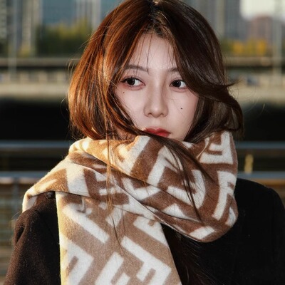 高品  名媛贵气风小芬fen渐变色双面羊毛羊绒围巾轻奢高级感披肩