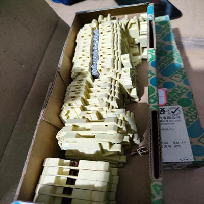 菲尼克斯接线端子UK3N 3001501 还剩30个议价