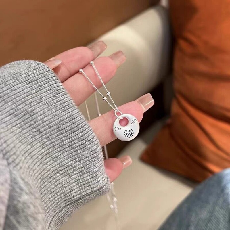 新中式福字项链女平安扣吊坠国风锁骨链简约小众高级感生日礼物