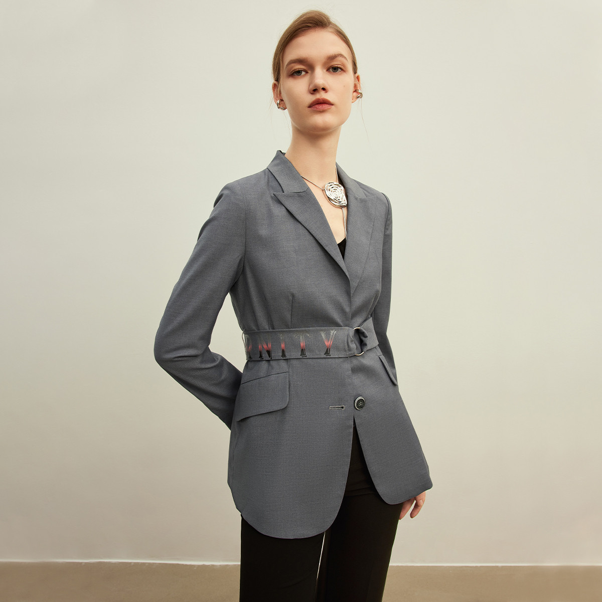【达人专属】气质腰带收腰西装外套女春季时尚干练通勤西服Y4