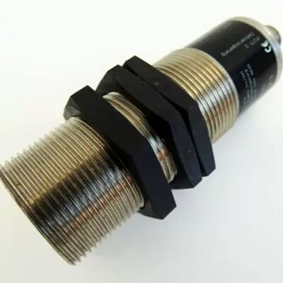 议价Wenglor sensoric UF66VCF3 Uversal-Reflexsensor -used-