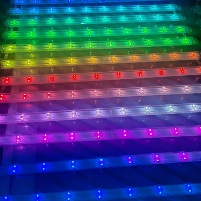 源头厂家新款P50LED户外网格屏工程安装高亮度IP65防水广告屏批发