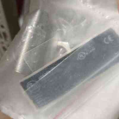 议价IGS200 易福门电感式传感器 工业自动化工控配件维修