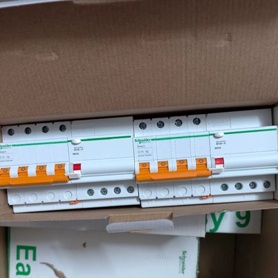 EA9RN4C1630CNEW漏电保护器，4P 16A--议价商品