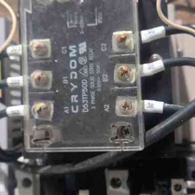 非标价crydom A53TP25D 一个50三相固态继电器议价