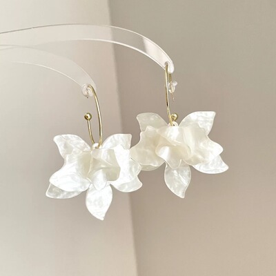 Vintage古着 Water mist gardenia耳饰