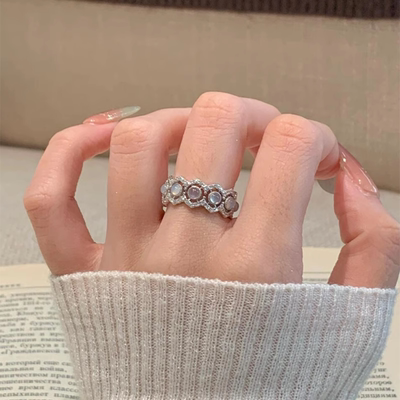 镂空空微镶冰透蛋面戒指复古轻奢