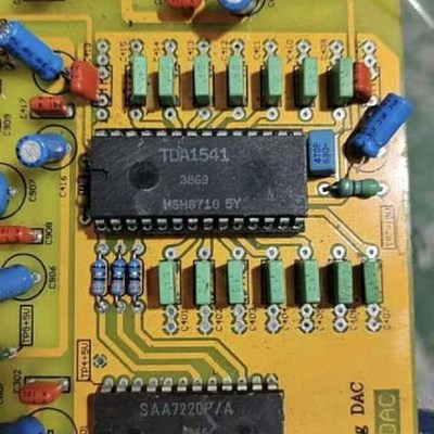#芯片TDA1541 CS8412-CP SAA7220P/