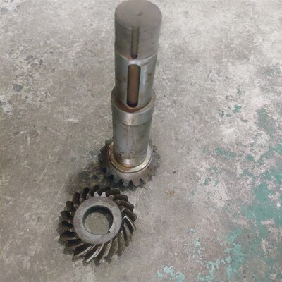 北京山东烟台X62W铣床配件X624A立铣头螺旋伞齿轮Z20/Z18长268