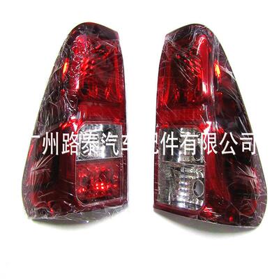 适用于丰田新款HILUX皮卡REVO尾灯